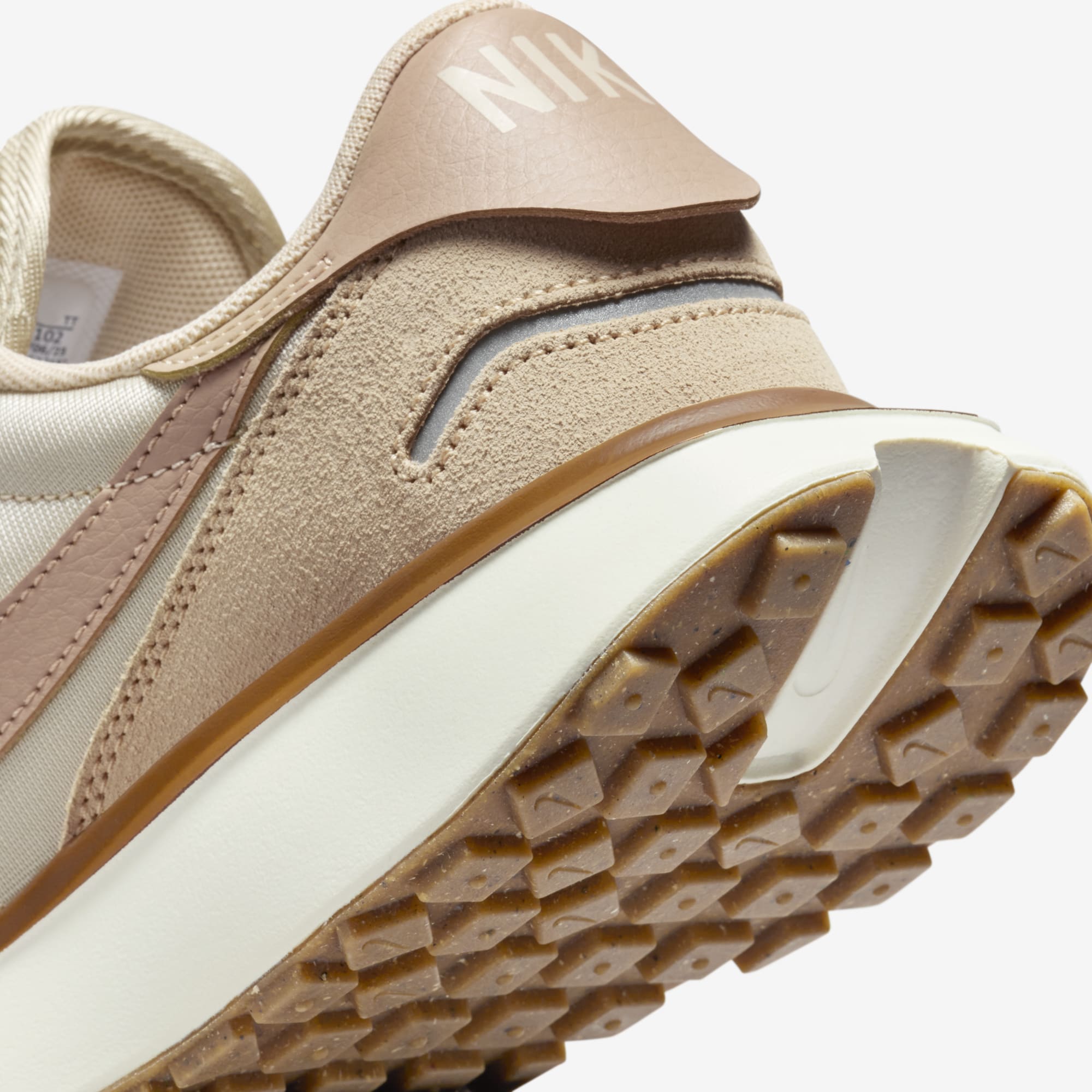 Compra Nike Phoenix Waffle por PEN 459.90 | Nike Perú