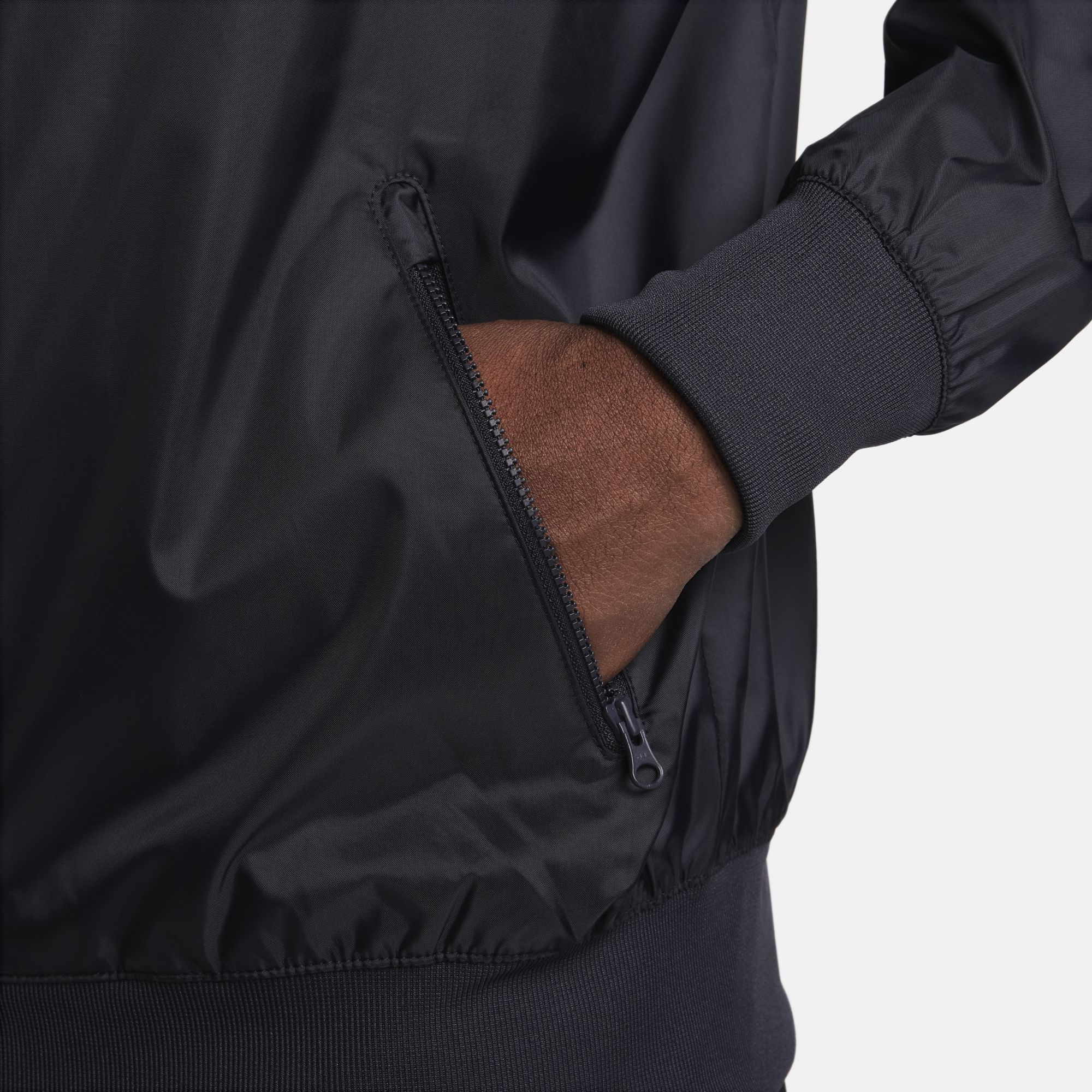 Compra Chelsea FC Sport Essentials Windrunner por PEN 369.90 | Nike Perú
