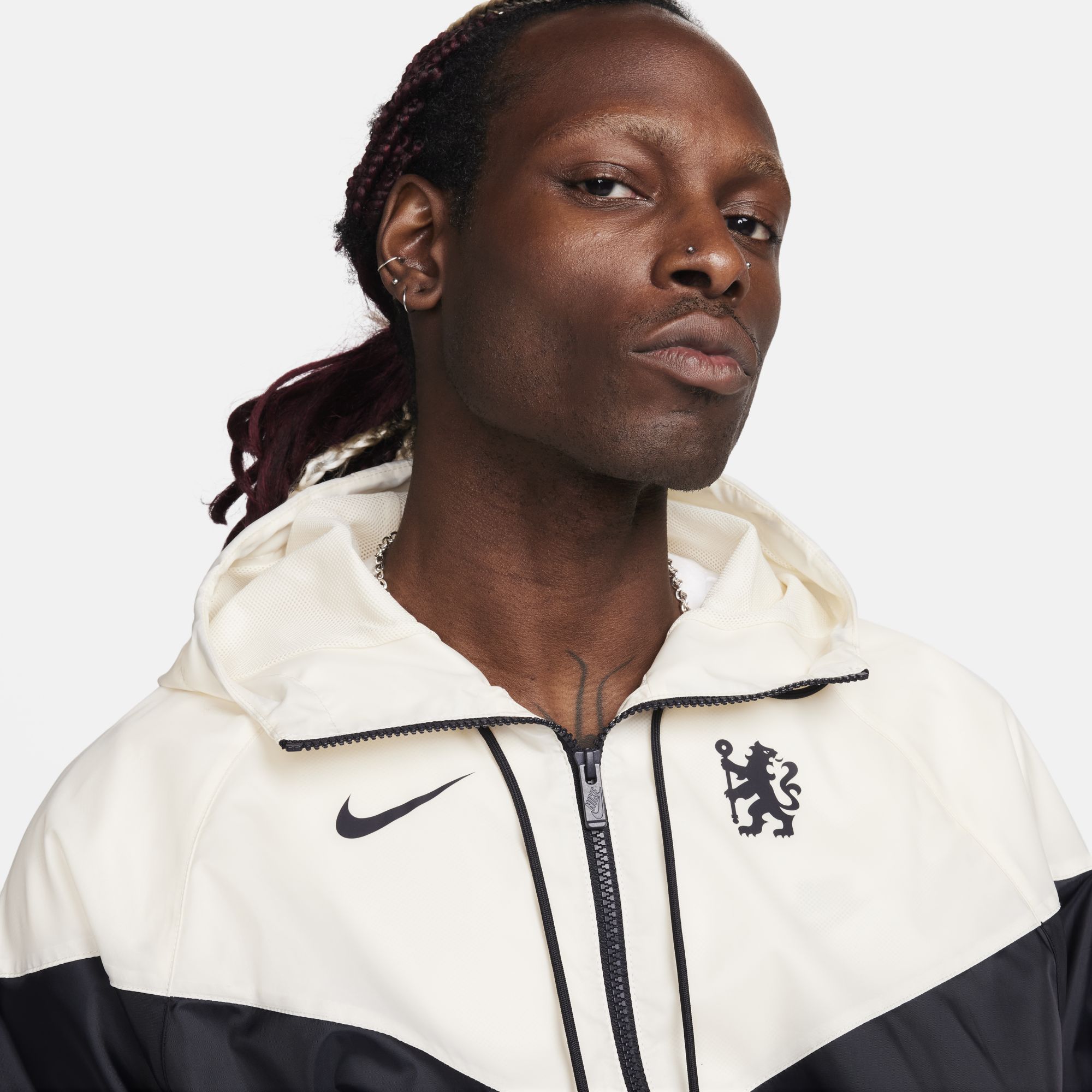 Compra Chelsea FC Sport Essentials Windrunner por PEN 369.90 | Nike Perú