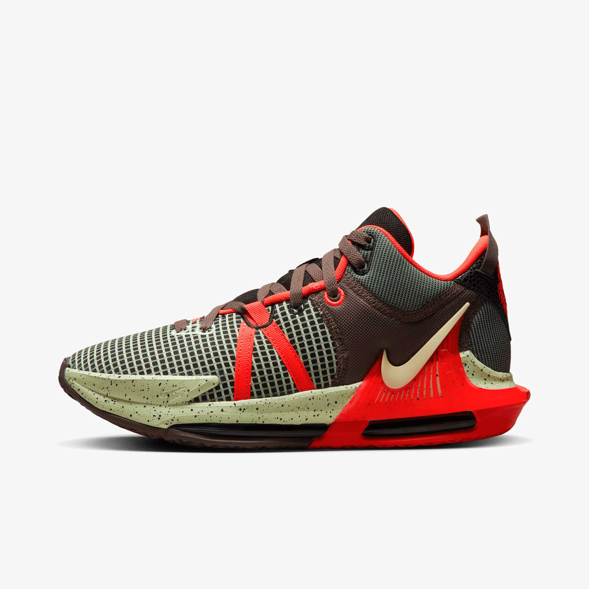Compra LeBron Witness 7 por PEN 499.90 | Nike Perú