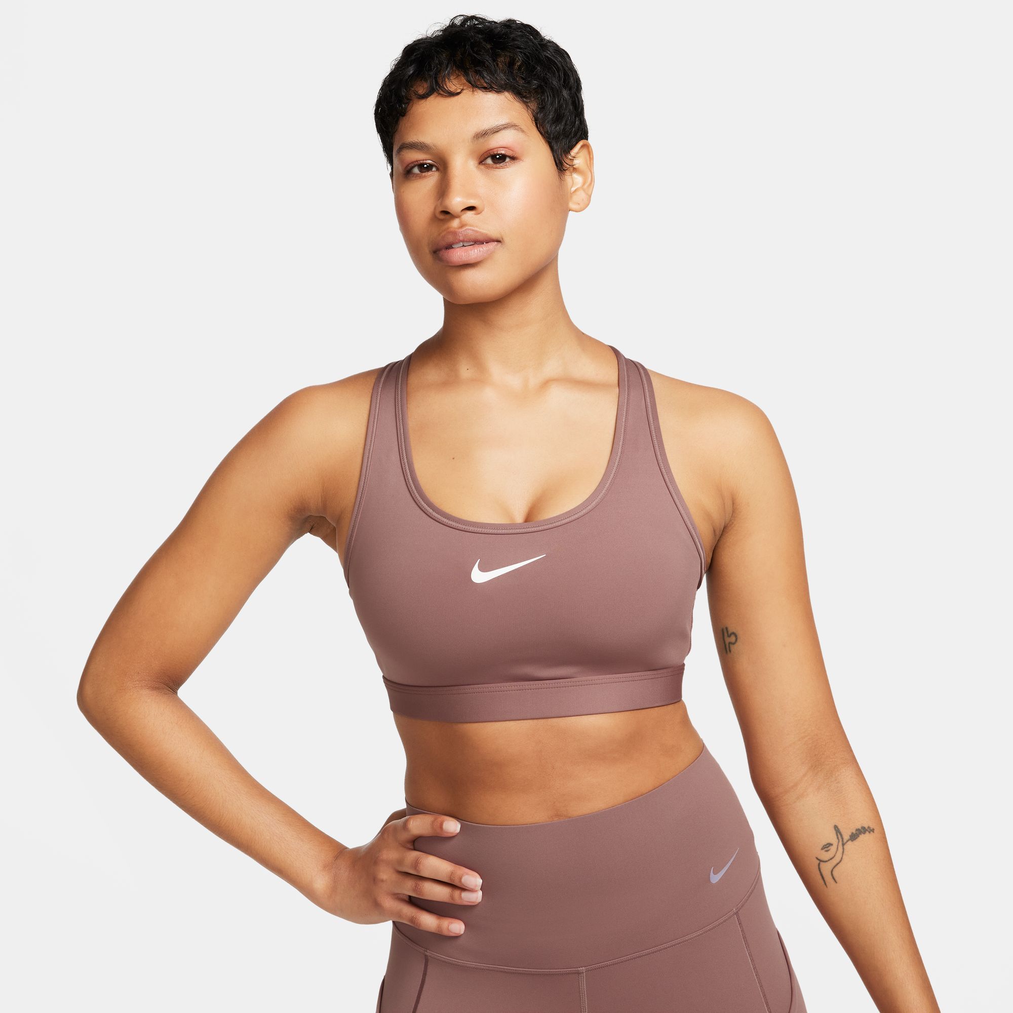 Compra Nike Swoosh Medium Support por PEN 149.90 | Nike Perú