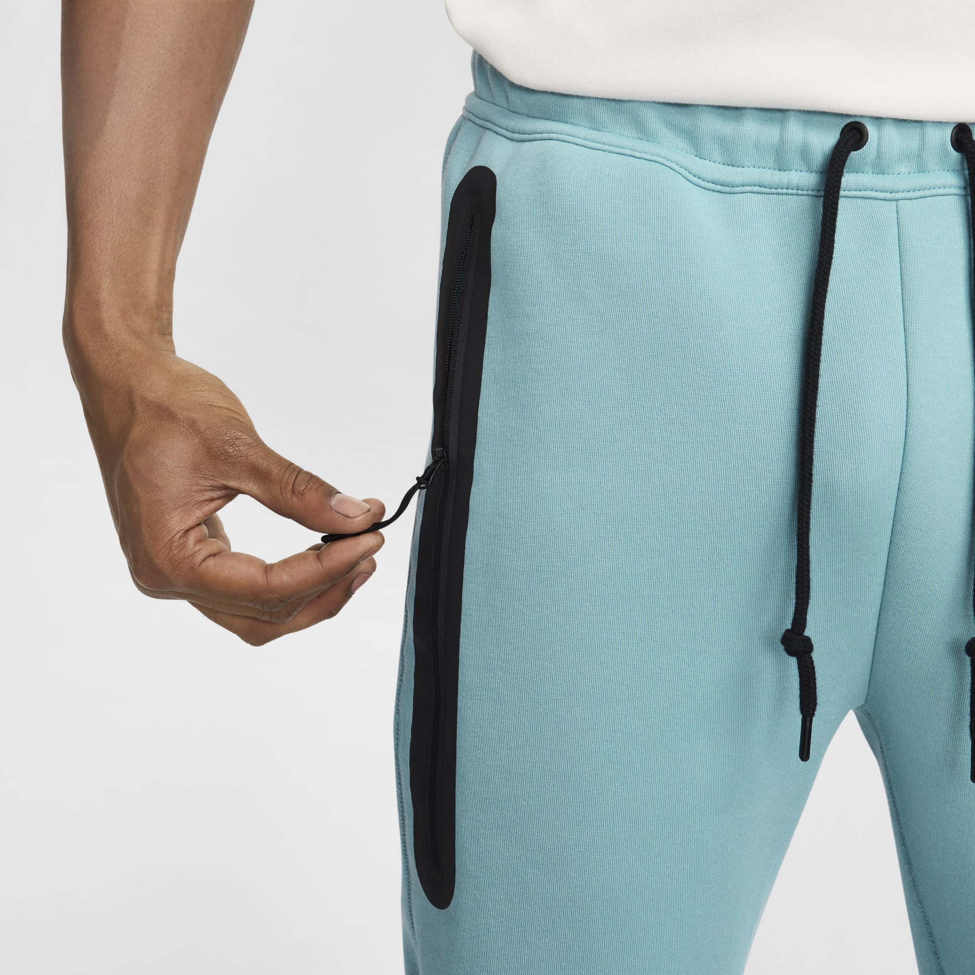 Compra Nike Sportswear Tech Fleece por PEN 399.90 | Nike Perú