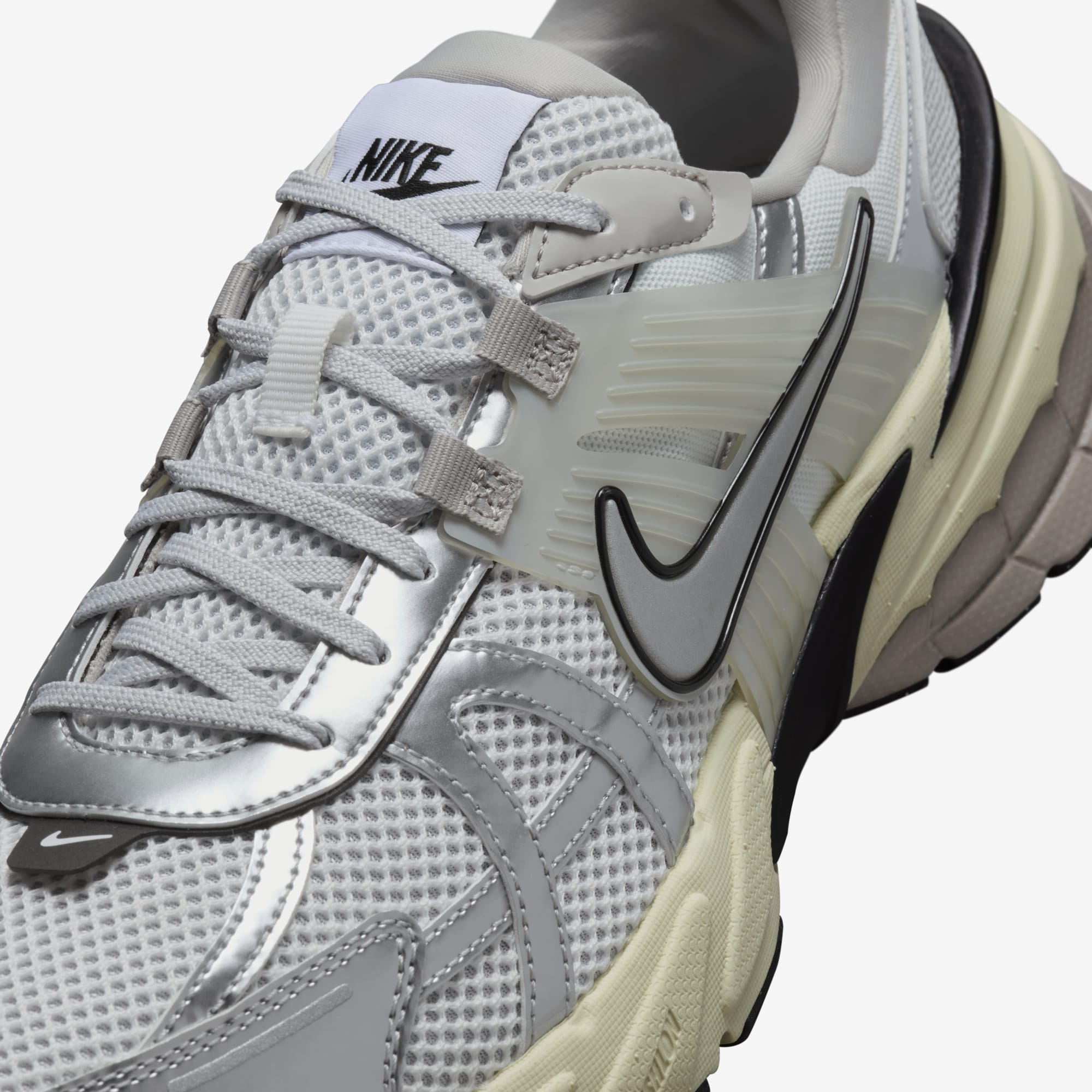 Compra Nike V2K Run por PEN 599.90 | Nike Perú