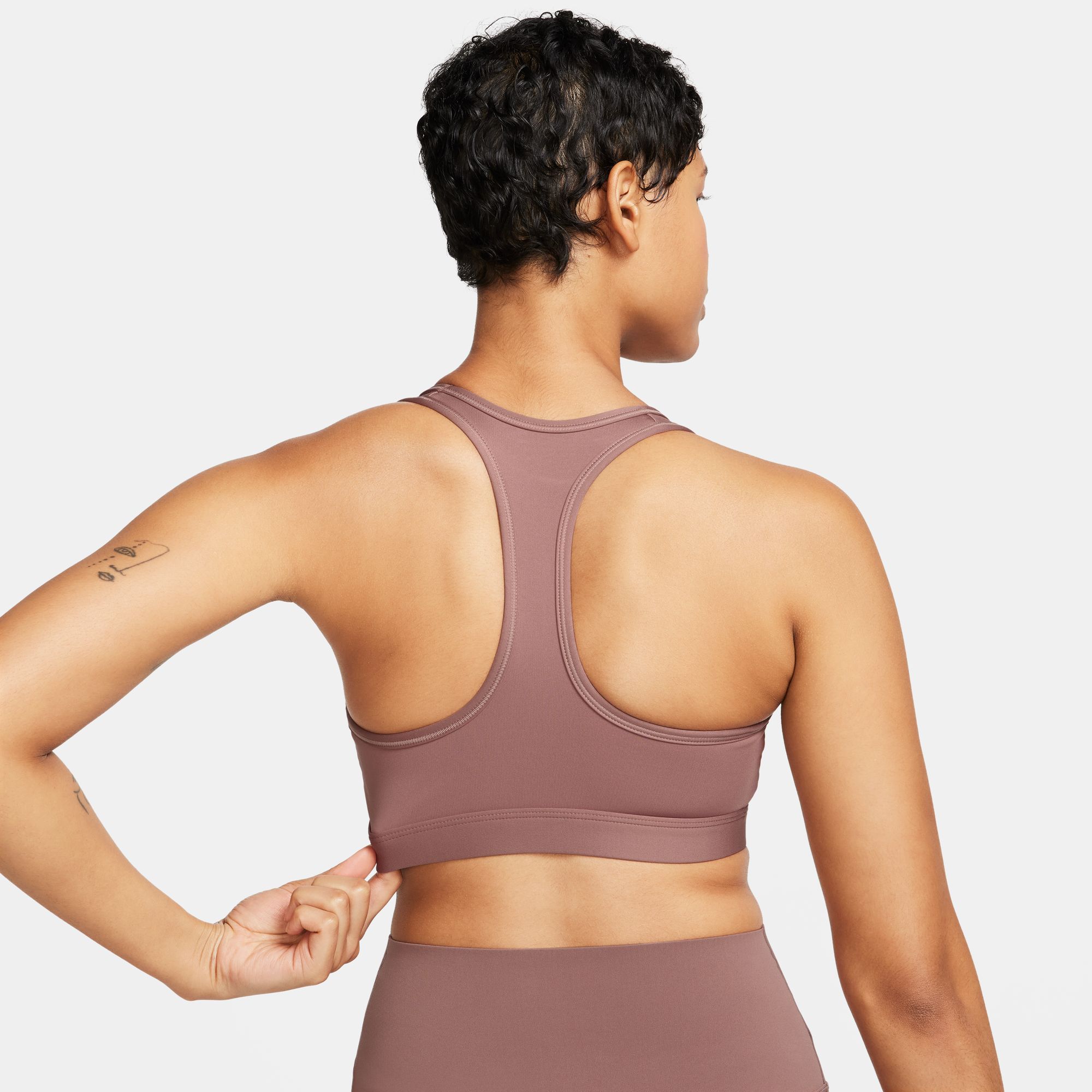 Compra Nike Swoosh Medium Support por PEN 149.90 | Nike Perú